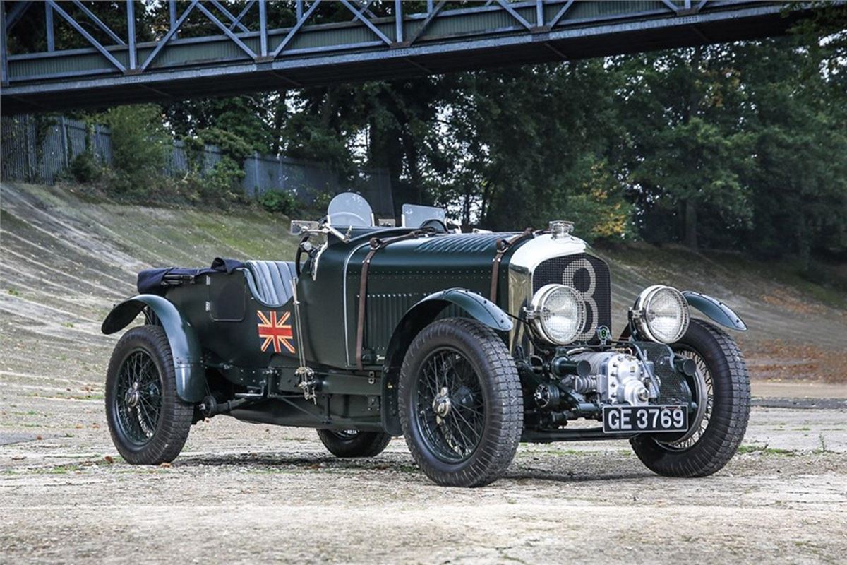 Historics 25th November 2017 auction at Mercedes Benz World Results ...