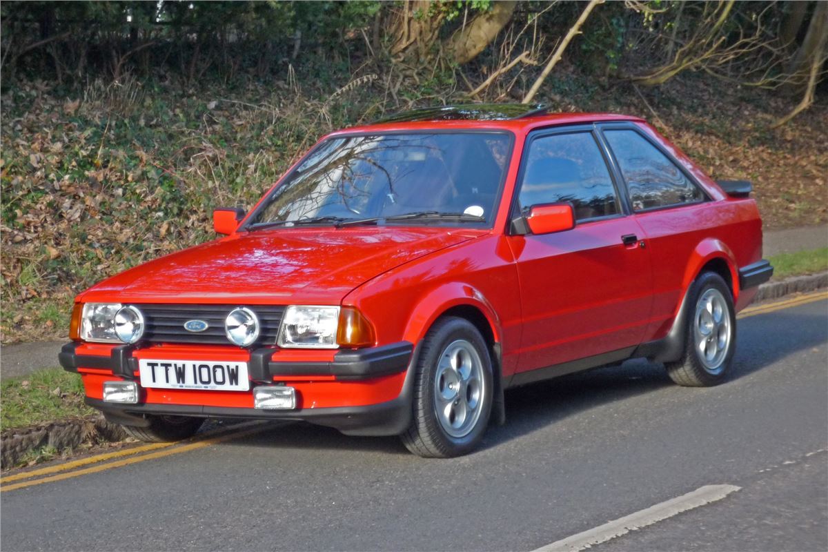Ford Escort XR3/XR3i - Classic Car Review | Honest John