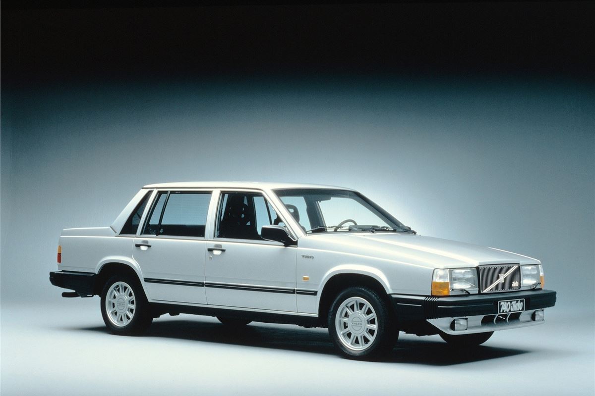 Volvo 700-Series - Classic Car Review | Honest John