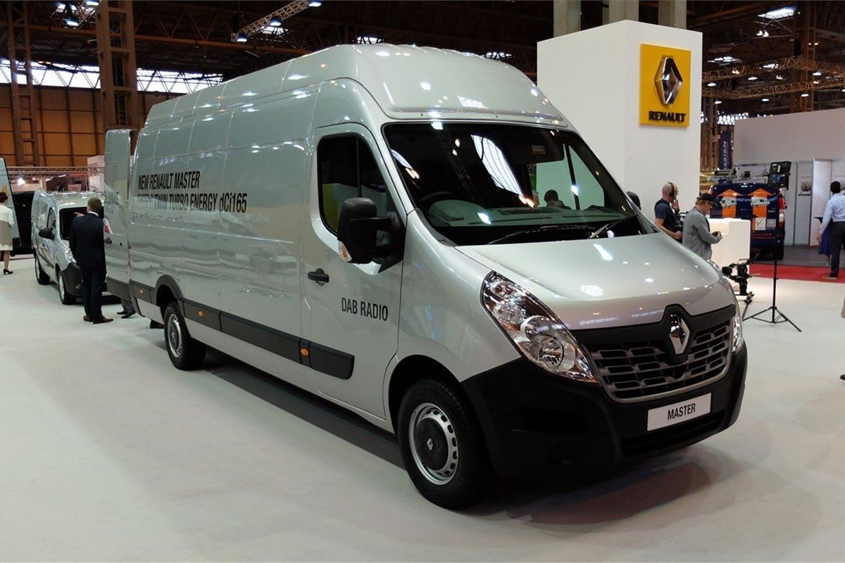 CV Show 2014: Facelift Renault Master breaks cover | | Honest John