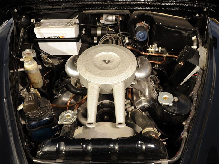 Daimler V8 250 - Classic Car Review | Honest John