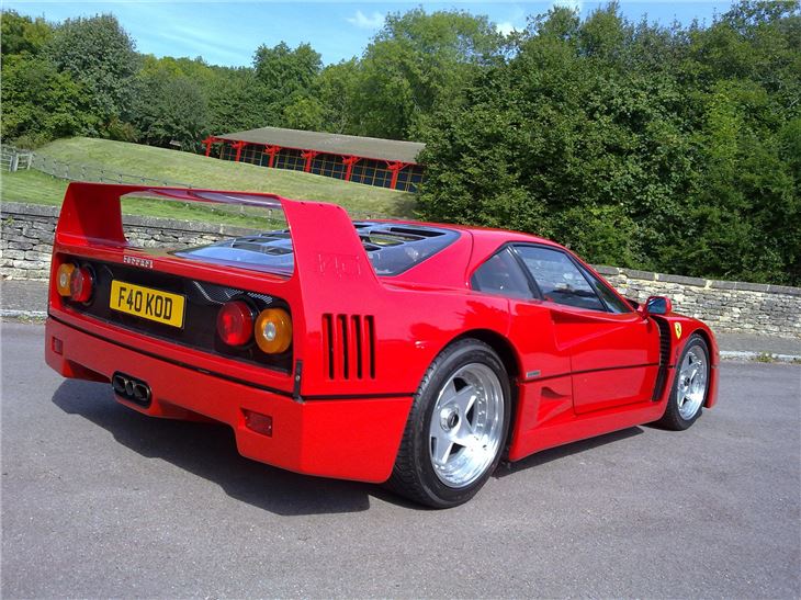 Ferrari F40 - Classic Car Review | Honest John